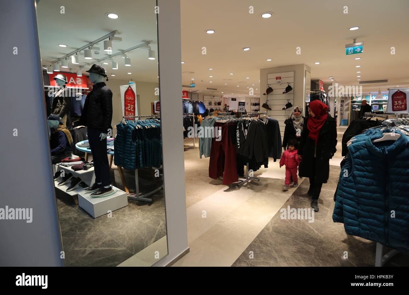 First strip mall hi-res stock photography and images - Alamy