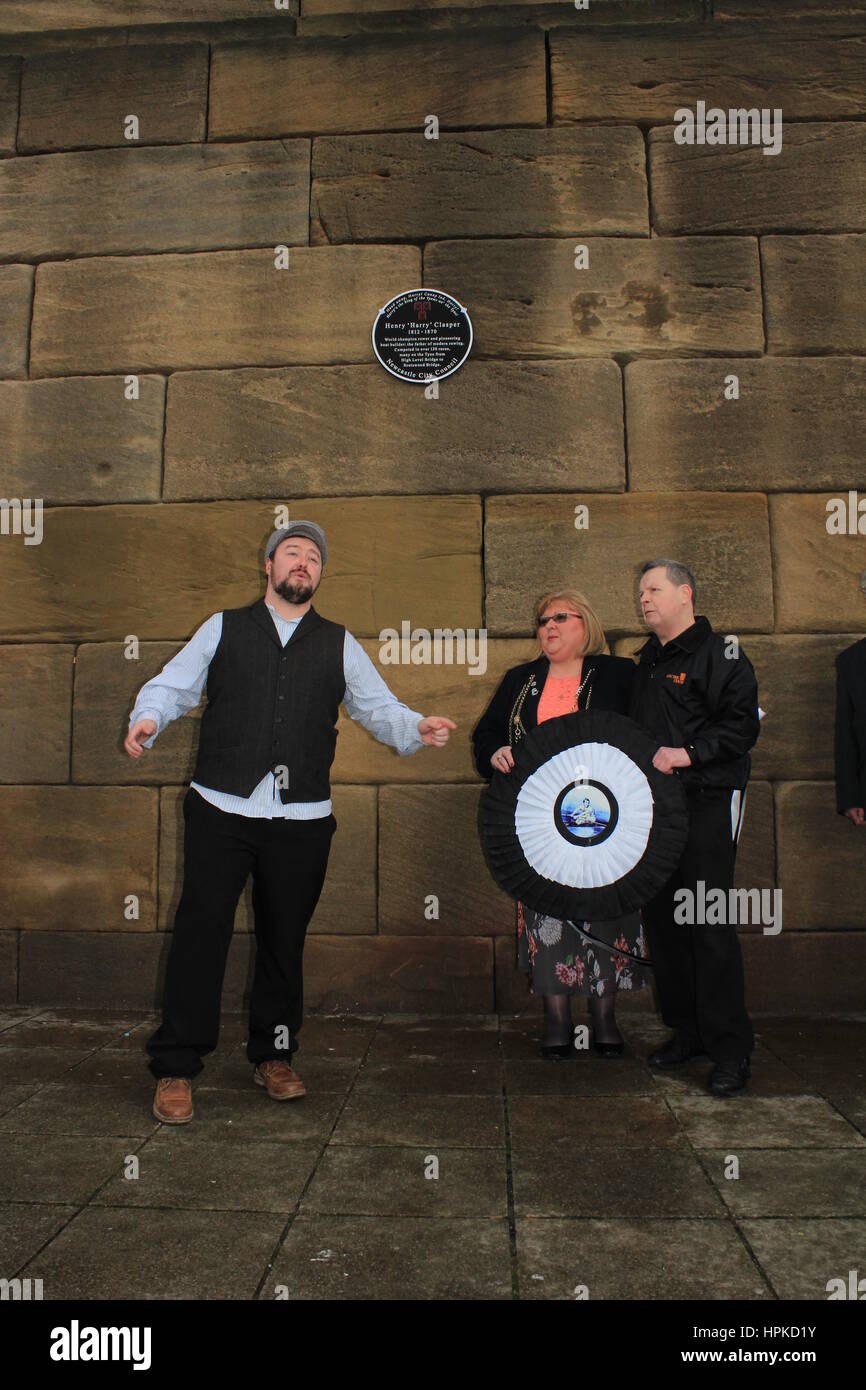 Harry Clasper blue plaque being unveiled on the base of the High Level ...