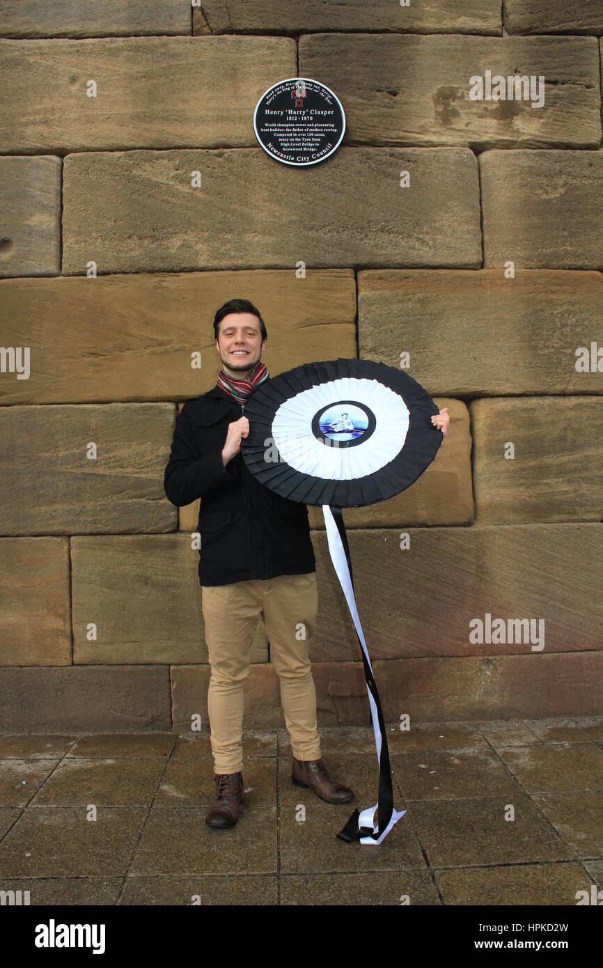 Harry Clasper blue plaque being unveiled on the base of the High Level ...