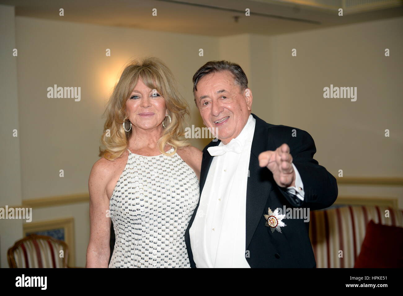 Opera ball gues hi-res stock photography and images - Alamy