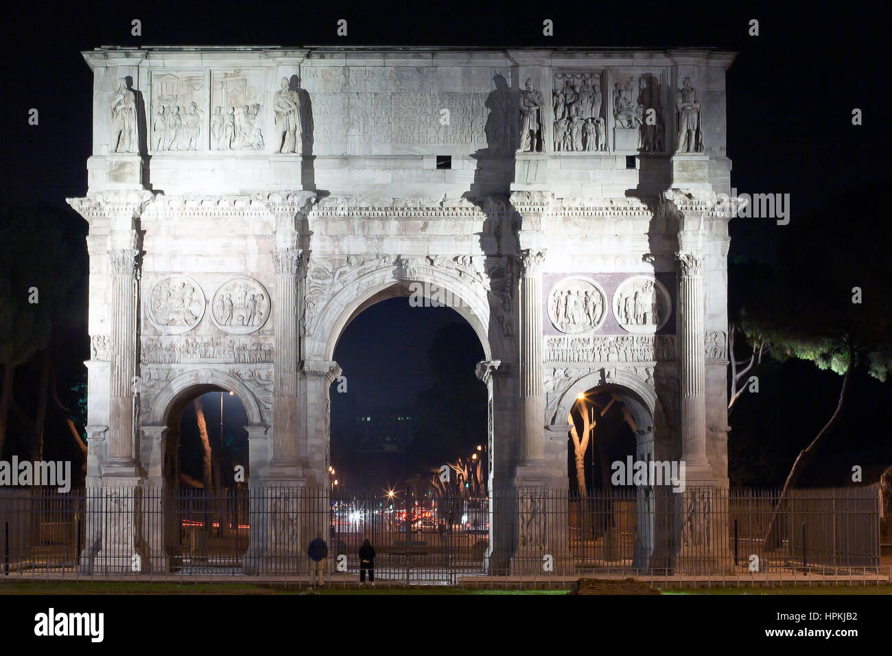 night view of Constantine's arch of triumph Rome Stock Photo - Alamy