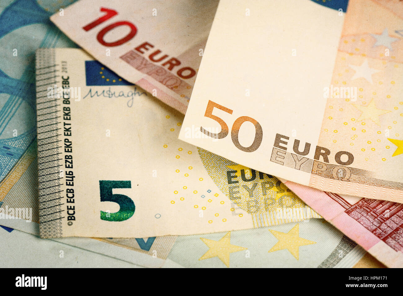 Financial notes hi-res stock photography and images - Alamy