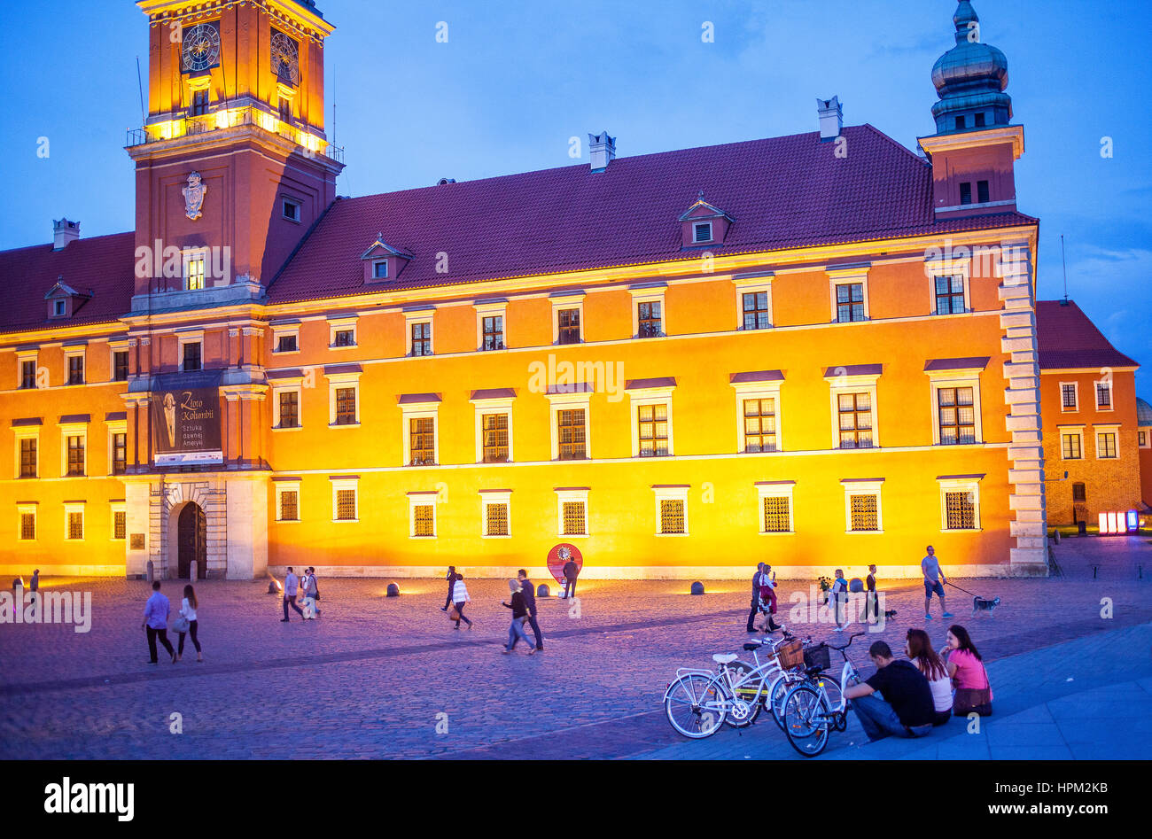 Plac Zamkowy square and The Royal Castle, Warsaw, Poland Stock Photo ...