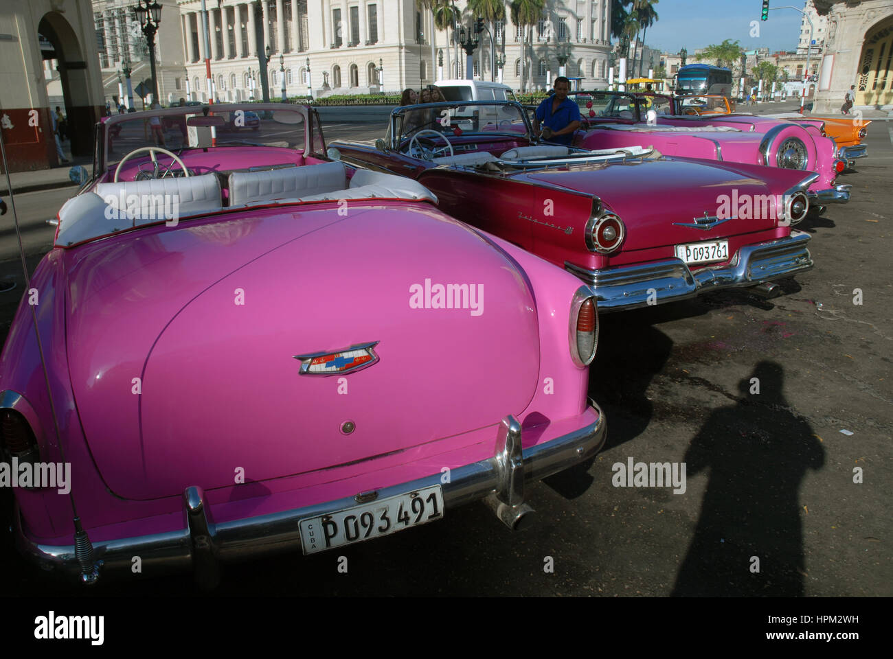 Pink vintage car, Parque Central, Havana, Cuba Stock Photo - Alamy