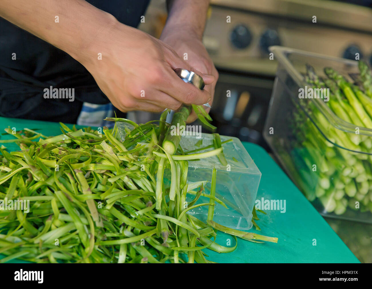 Peeling vegetables hi-res stock photography and images - Alamy