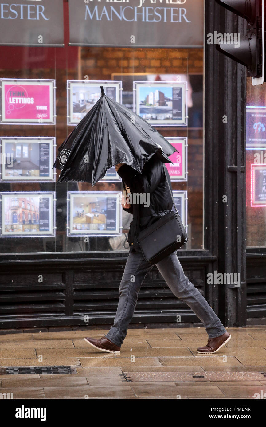 Rainy manchester city centre hi-res stock photography and images - Alamy