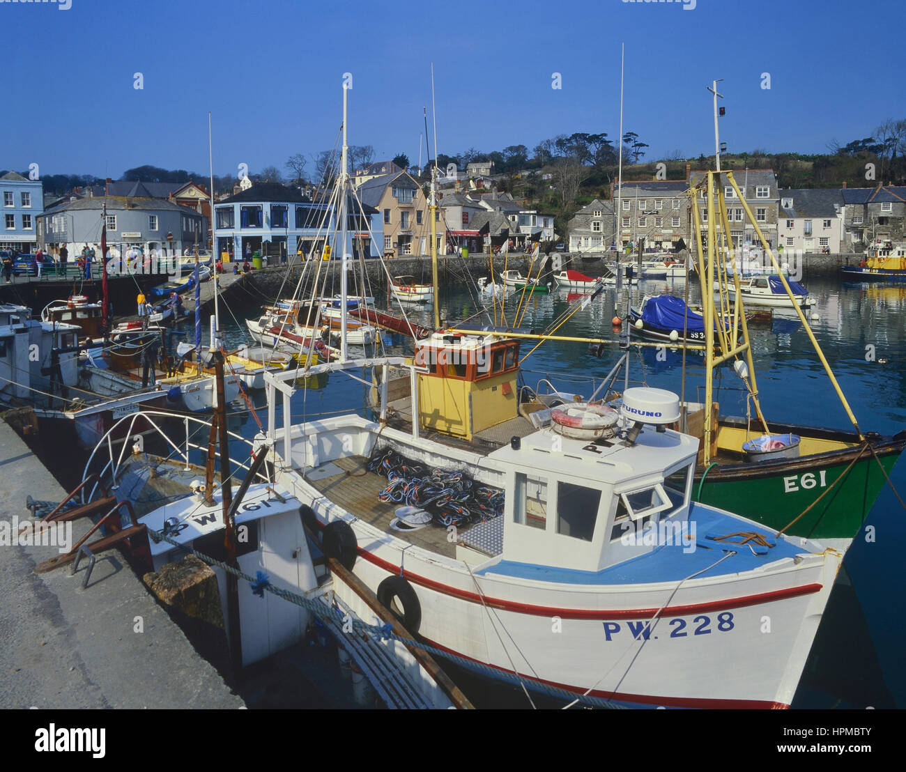 Padstow harbour hi-res stock photography and images - Alamy