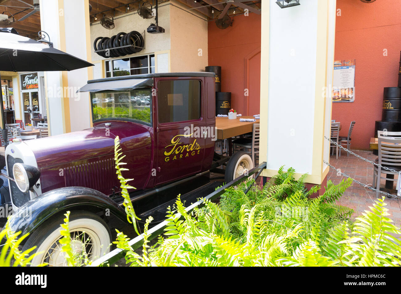 Ford's Garage restaurant Stock Photo - Alamy
