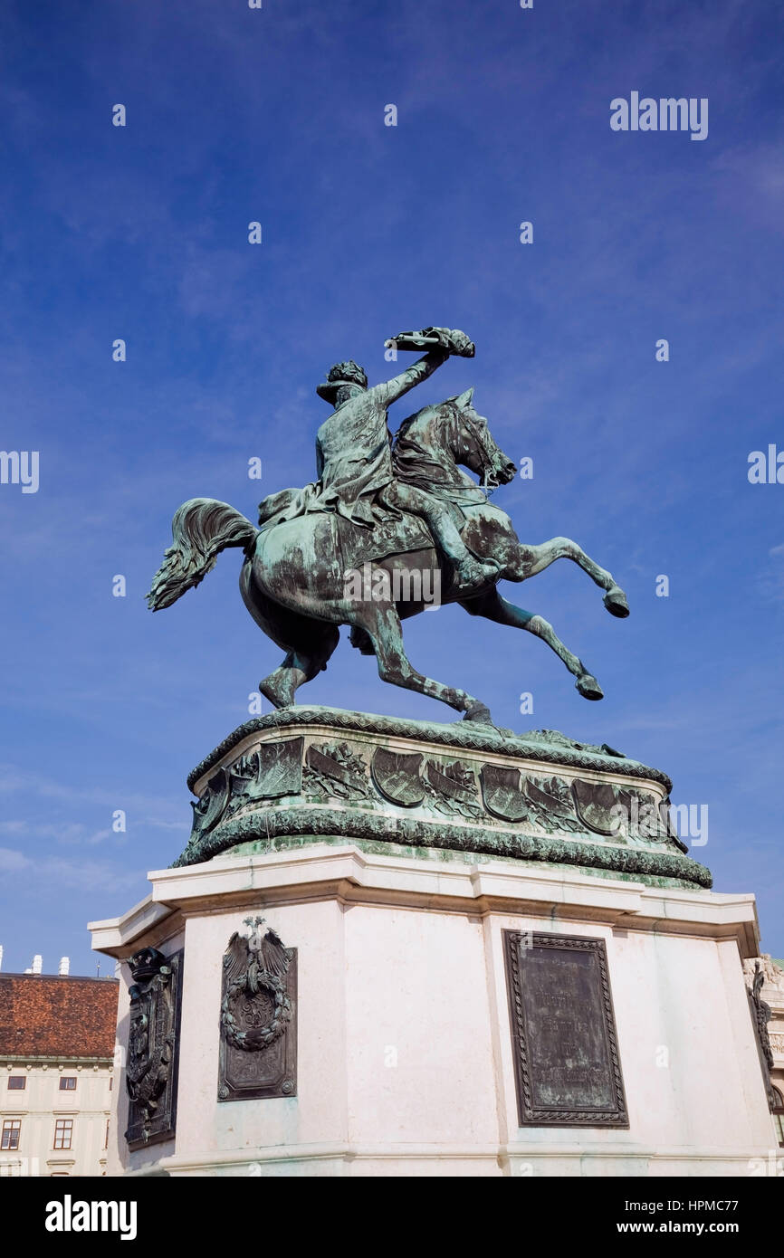 Hofburg palace vienna horse statue sky hi-res stock photography and ...