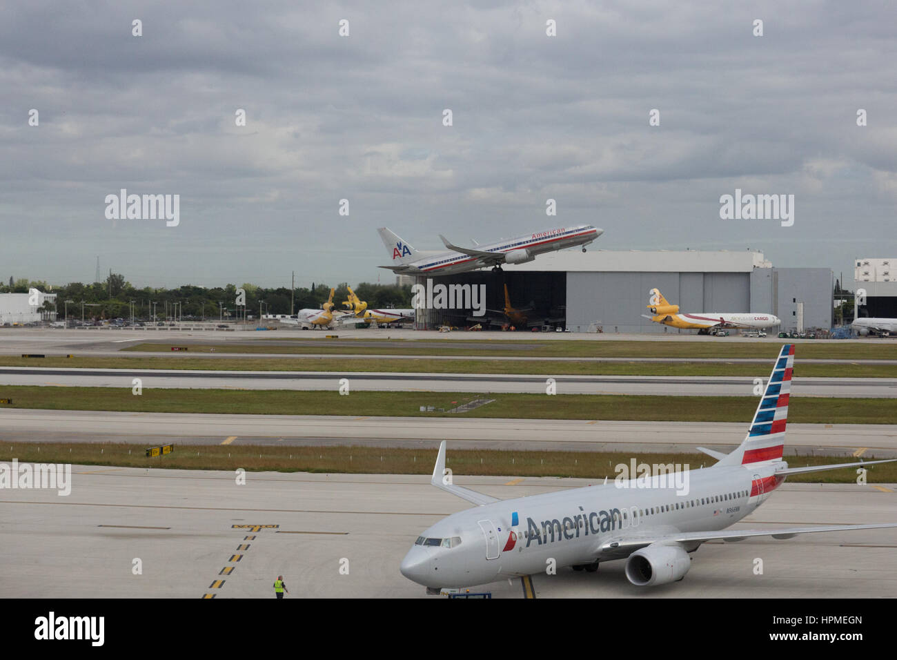American Airlines jet at Miami International airport Stock Photo - Alamy