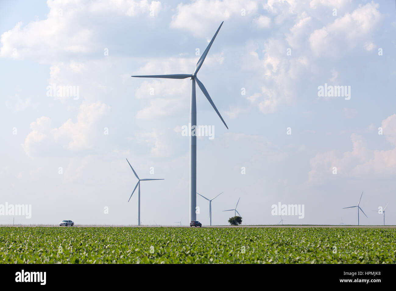 The Bishop Hill Wind Farm in Henry County, Illinois with 133 turbines ...