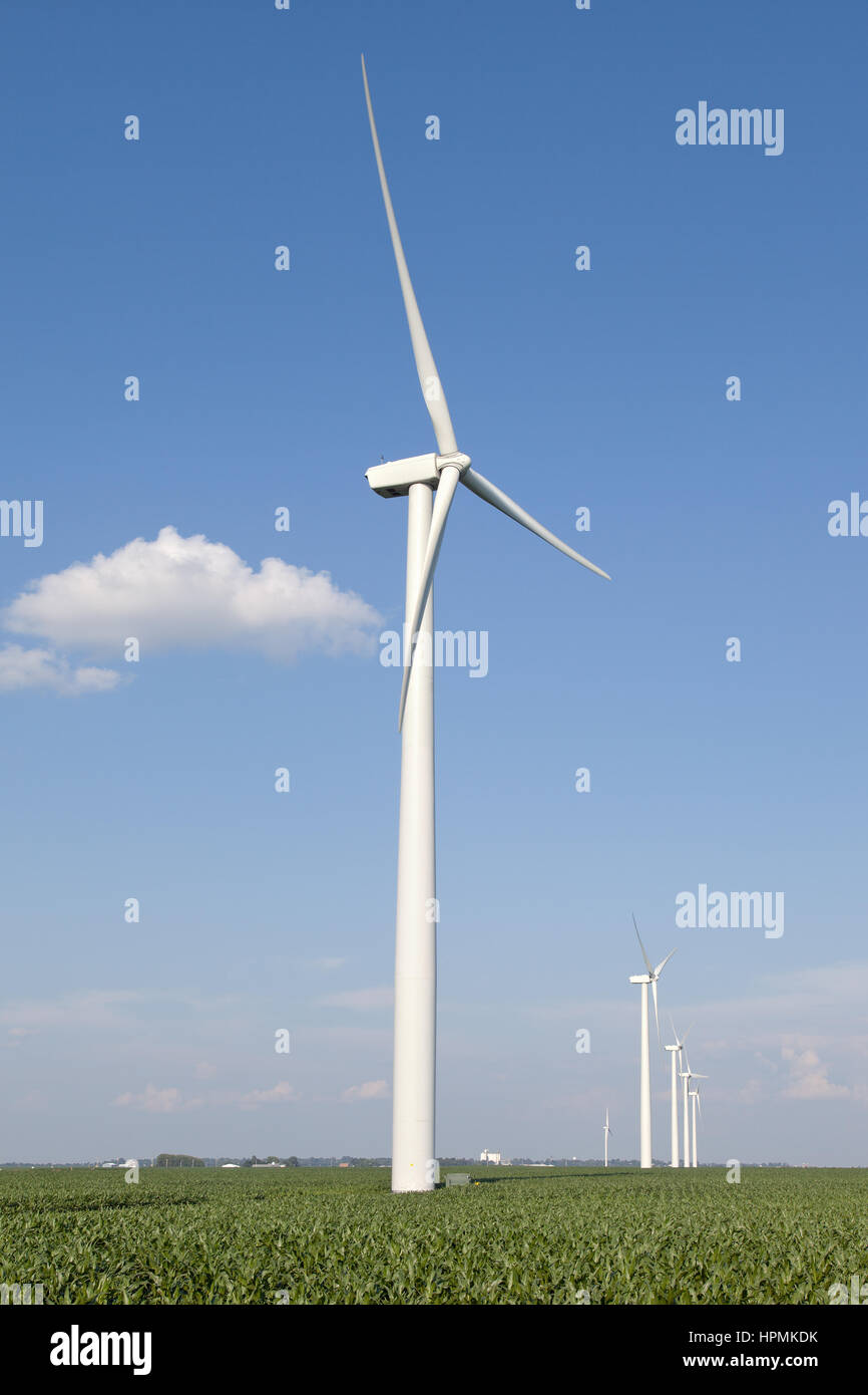 The Bishop Hill Wind Farm in Henry County, Illinois with 133 turbines ...