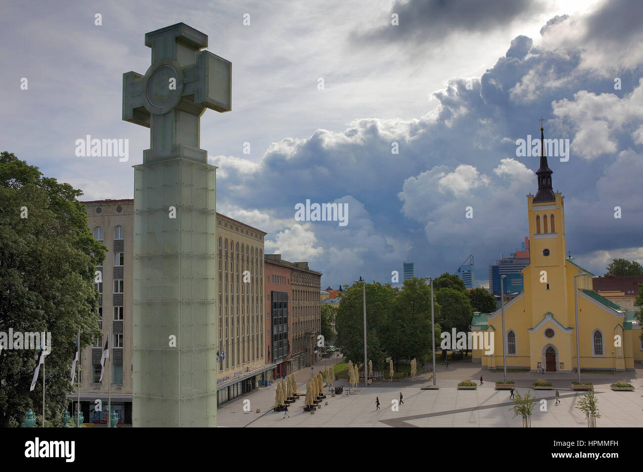 Tallinn sculpture and square hi-res stock photography and images - Alamy