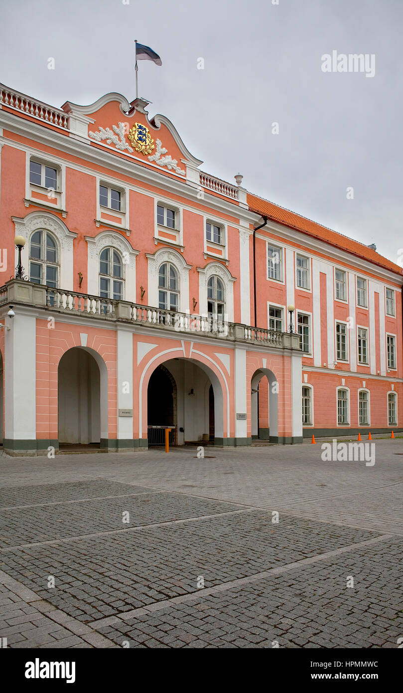 Palace square tallinn hi-res stock photography and images - Alamy