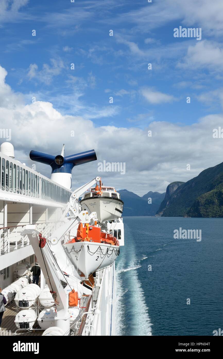 Rear view of ship hi-res stock photography and images - Alamy