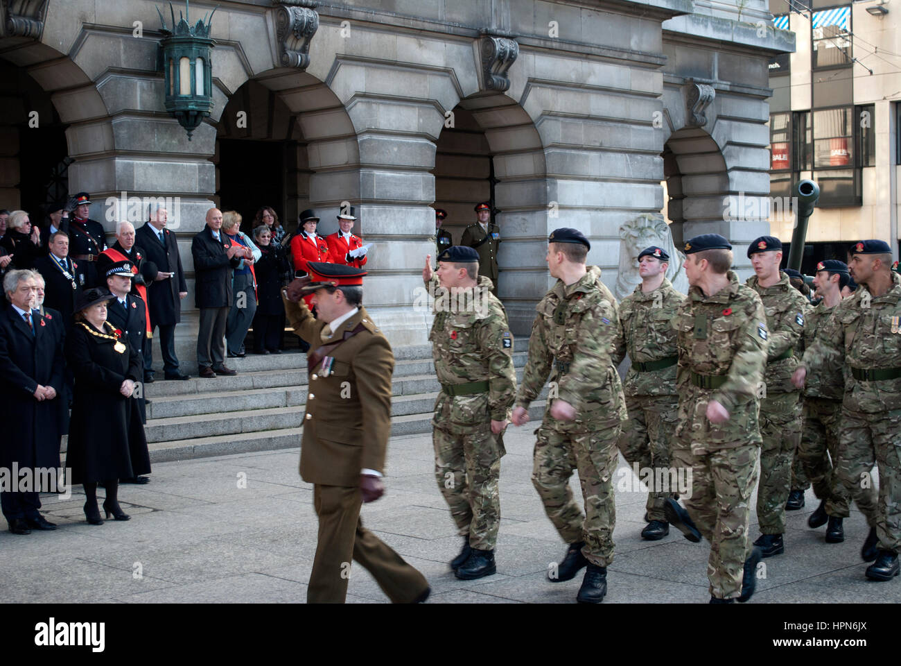 Saluting mayor hi-res stock photography and images - Alamy
