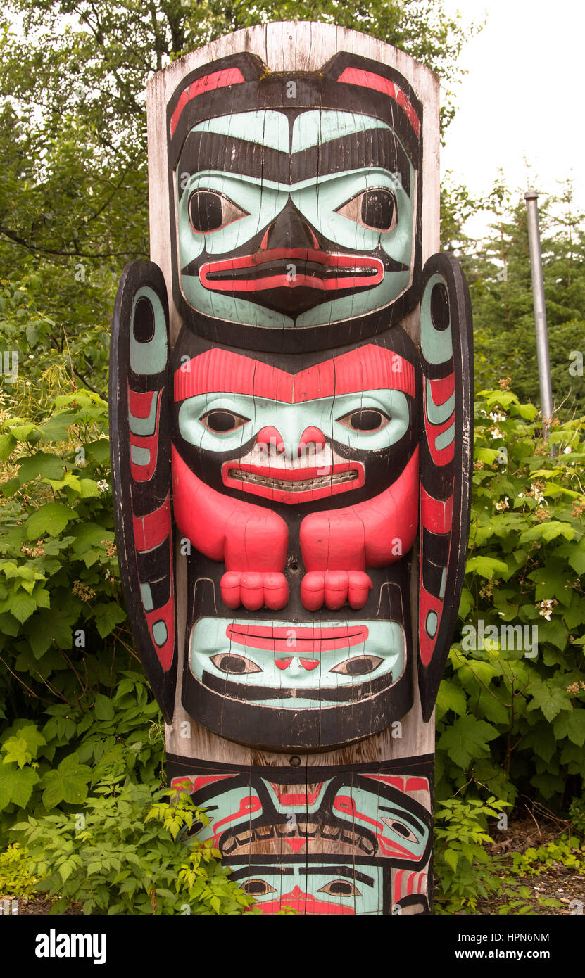 Alaskan inuit art in Ketchikan Stock Photo - Alamy