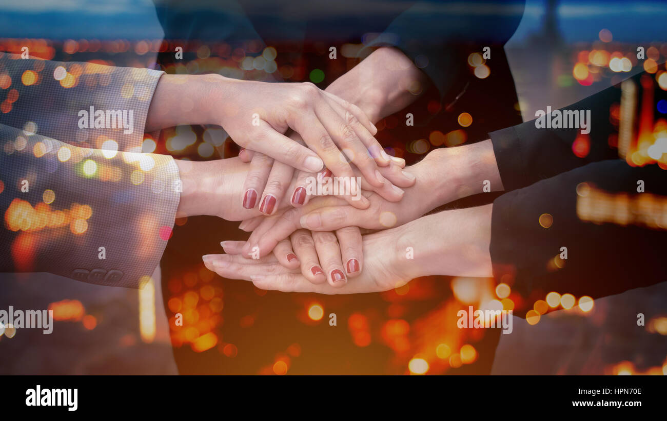 Teamwork friendship hi-res stock photography and images - Alamy
