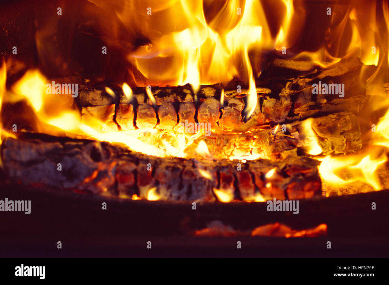 Log fire chimney hi-res stock photography and images - Alamy
