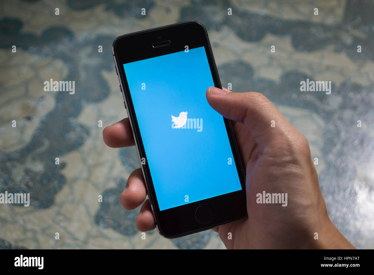 Iphone screen showing instagram hi-res stock photography and images - Alamy