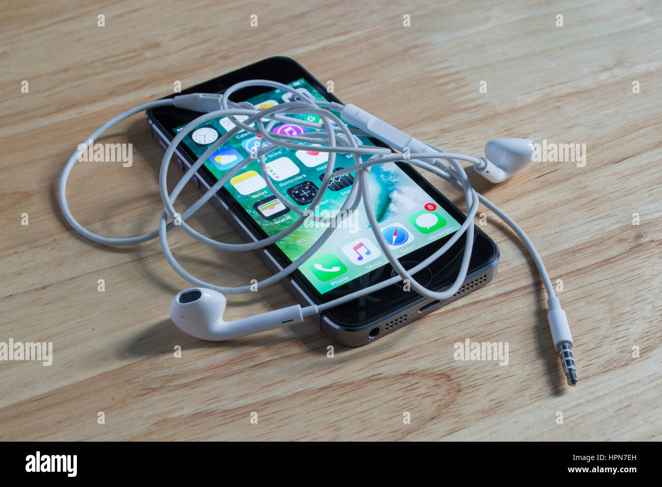 Headphones wire jack hi-res stock photography and images - Alamy