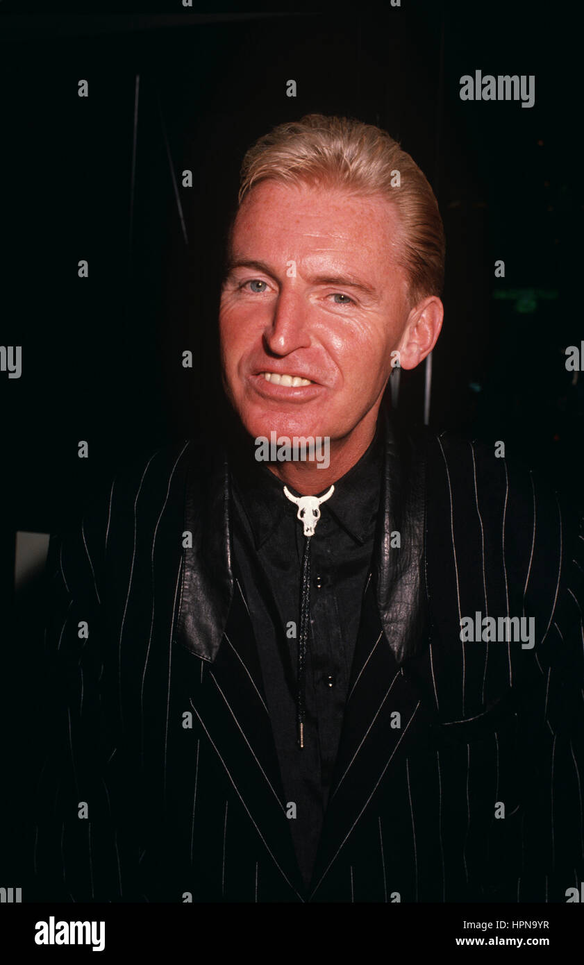 Mike McCartney (born Peter Michael McCartney, 7 January 1944, at Walton ...