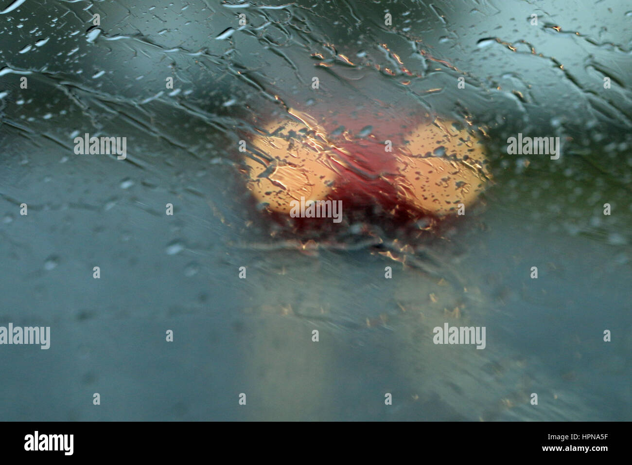Red traffic light and windscreen hi-res stock photography and images ...