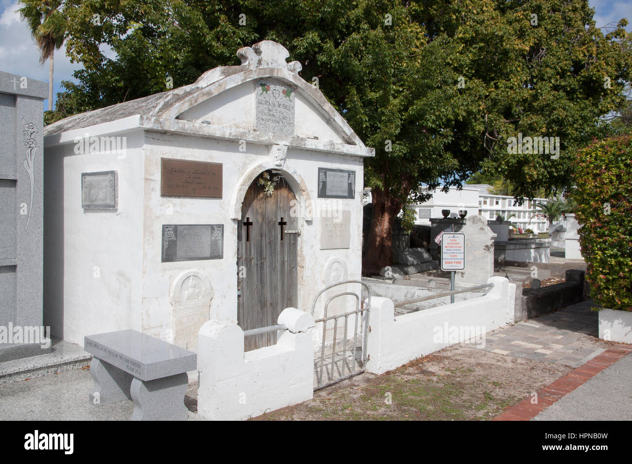 Humorous inscription on a tombstone in the historic Key West, Florida ...