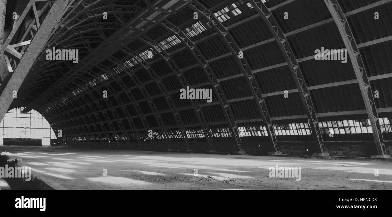 Curved white roof hi-res stock photography and images - Alamy