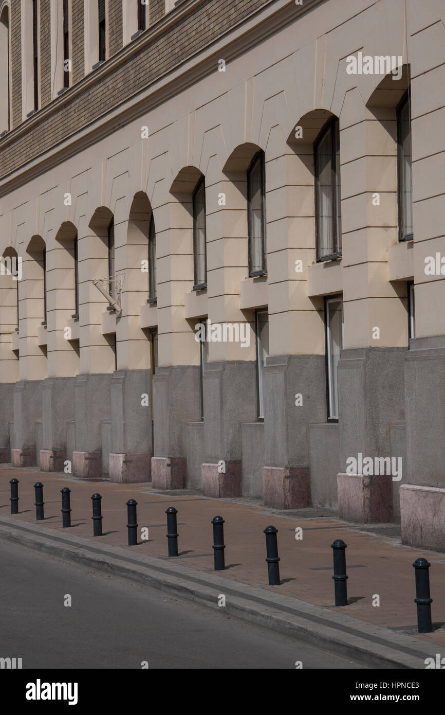 building and street Stock Photo - Alamy