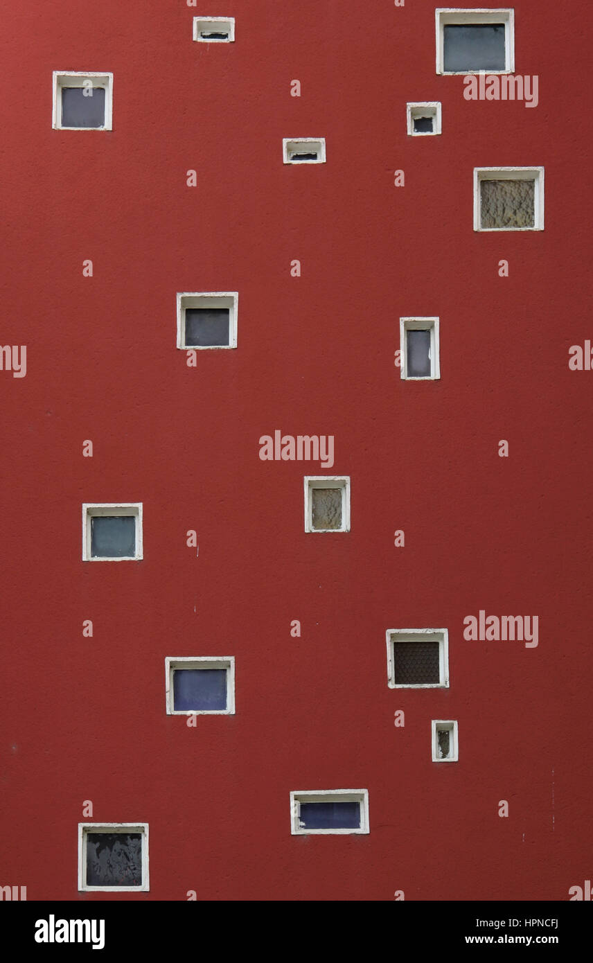 Frontal vertical hi-res stock photography and images - Alamy