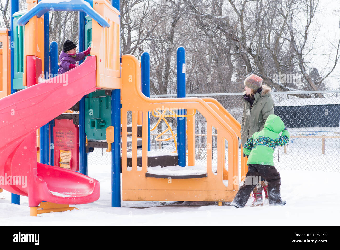 Children snow play hi-res stock photography and images - Alamy