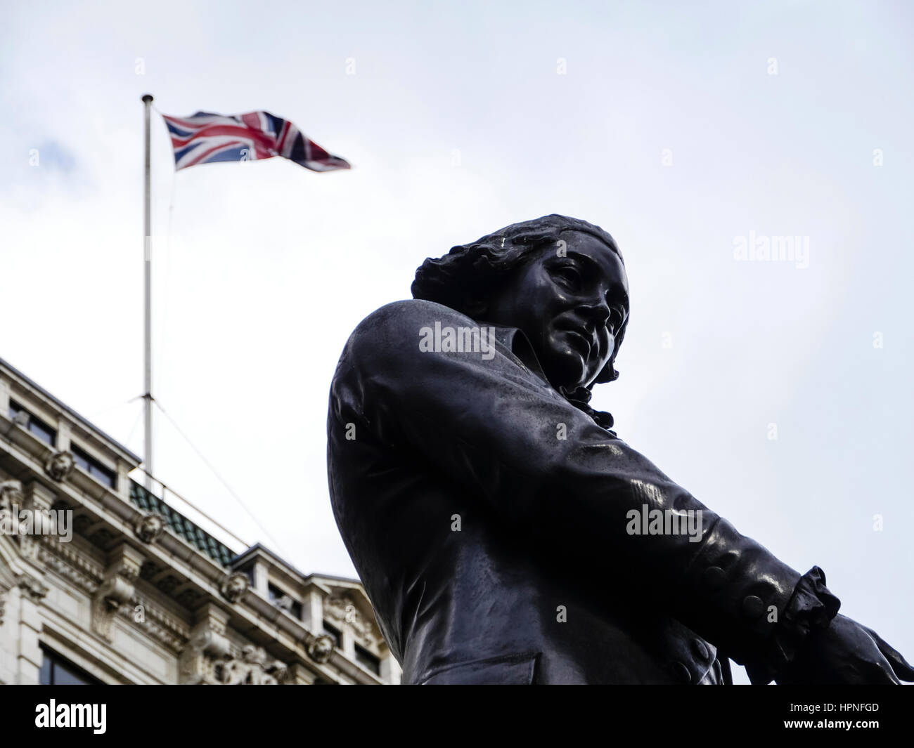 Mounument to Robert raikes Stock Photo - Alamy