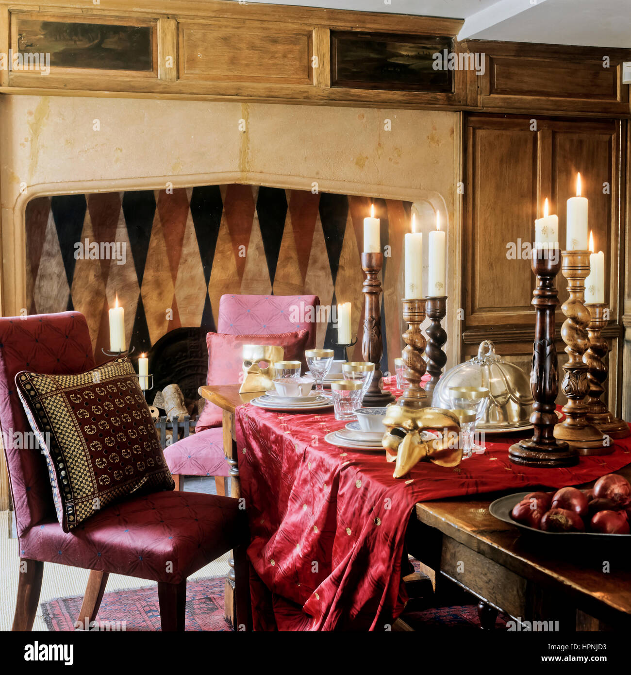Vintage dining room hi-res stock photography and images - Alamy