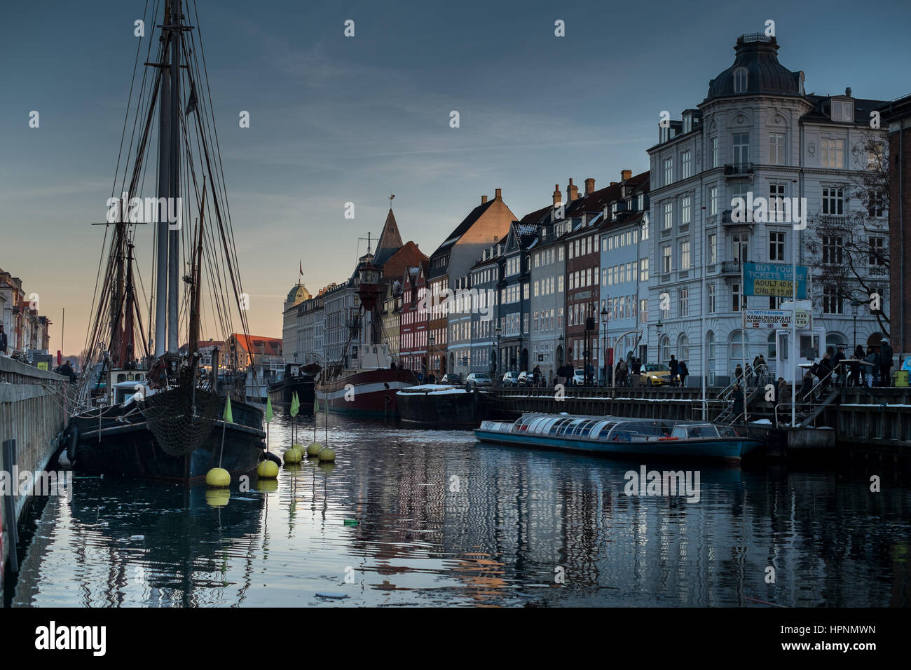 nyhavn canalside houses and quayside and boats Stock Photo - Alamy