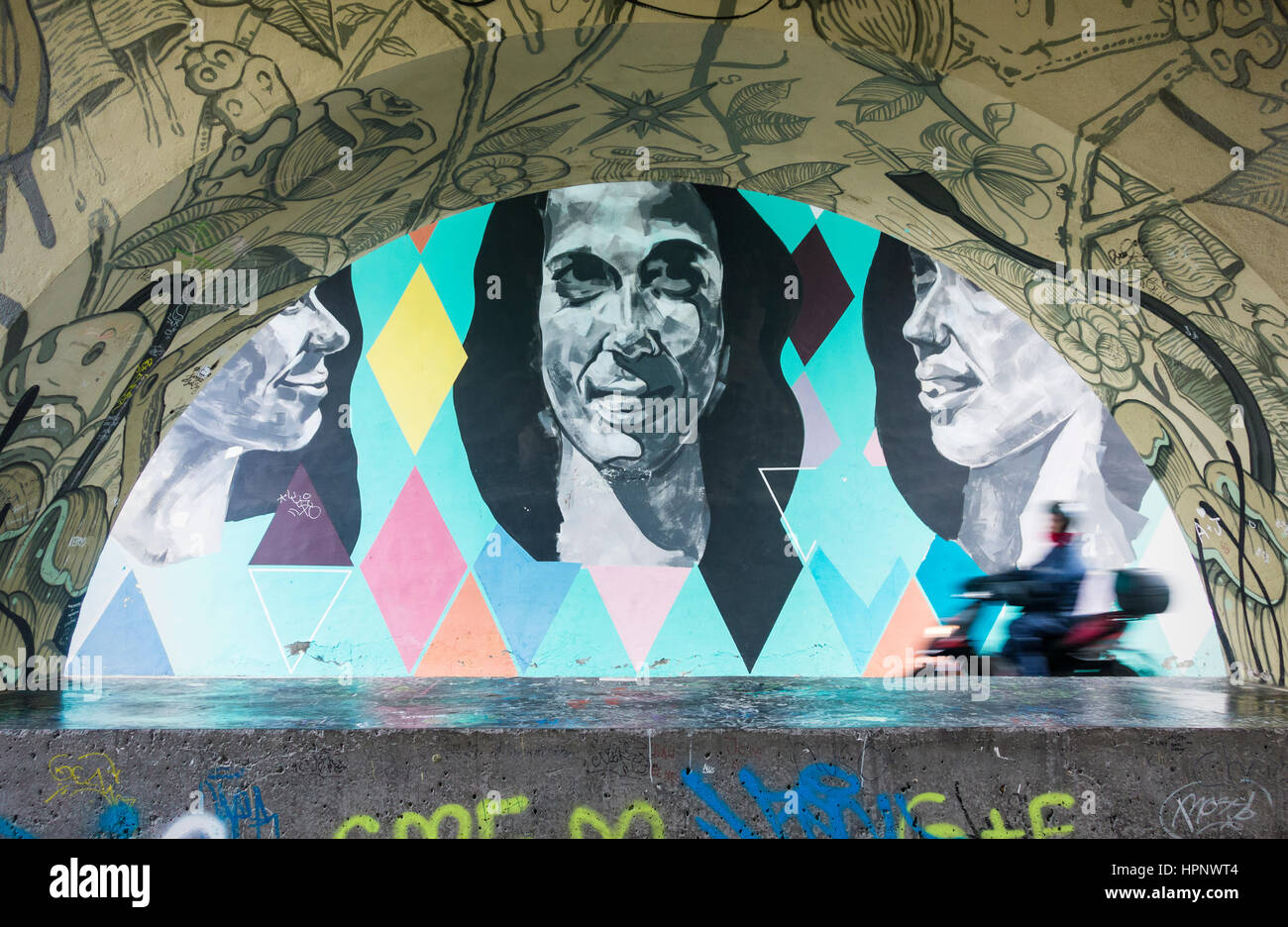 Graffiti santa cruz hi-res stock photography and images - Alamy