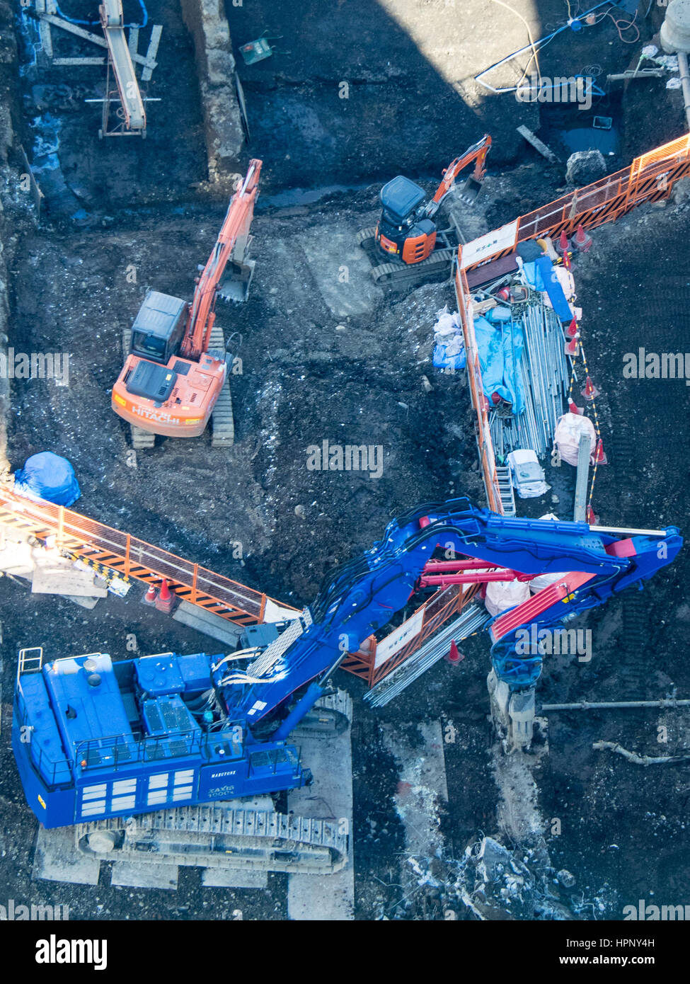 Shovel works hi-res stock photography and images - Alamy