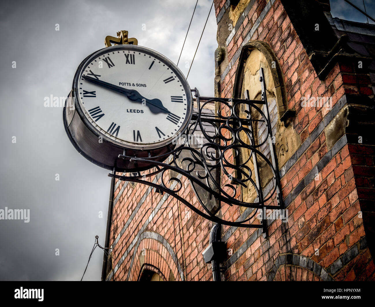 Potts of leeds clock hi-res stock photography and images - Alamy