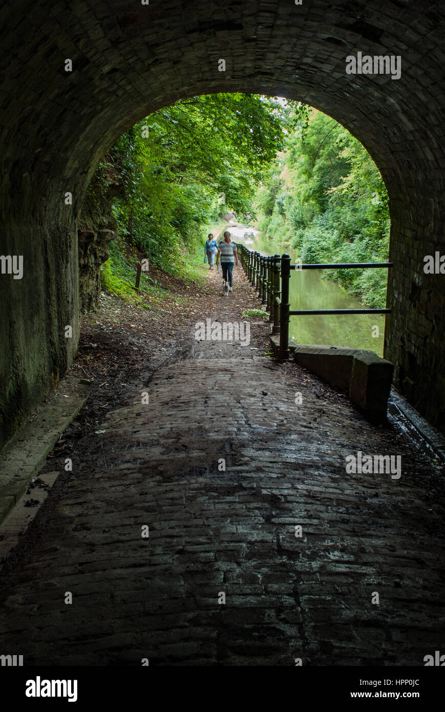 Shrewley pedestrian Tunnel on the Grand Union Canal, Warwickshire ...