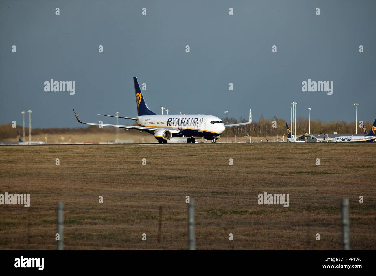 Ryanair Aircraft landing at Stansted Airport Stock Photo - Alamy