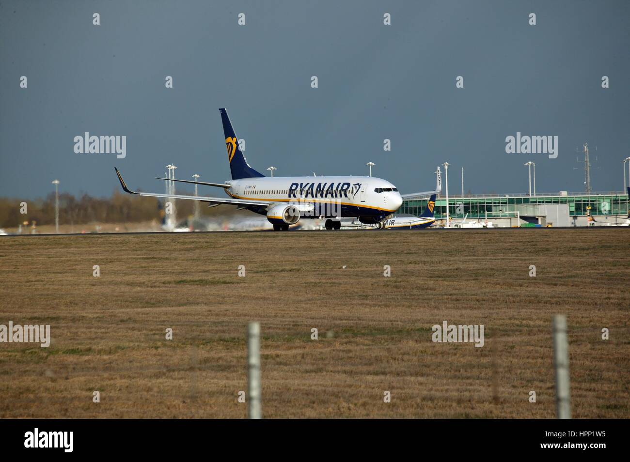 Ryanair Aircraft landing at Stansted Airport Stock Photo - Alamy