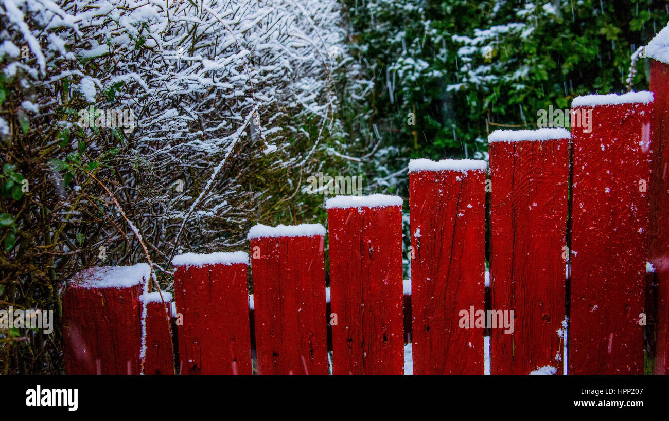 Red snow fence hi-res stock photography and images - Alamy
