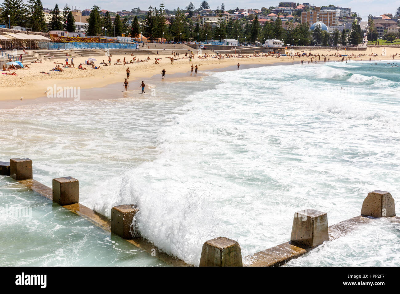 Coogee beach rockpool hi-res stock photography and images - Alamy