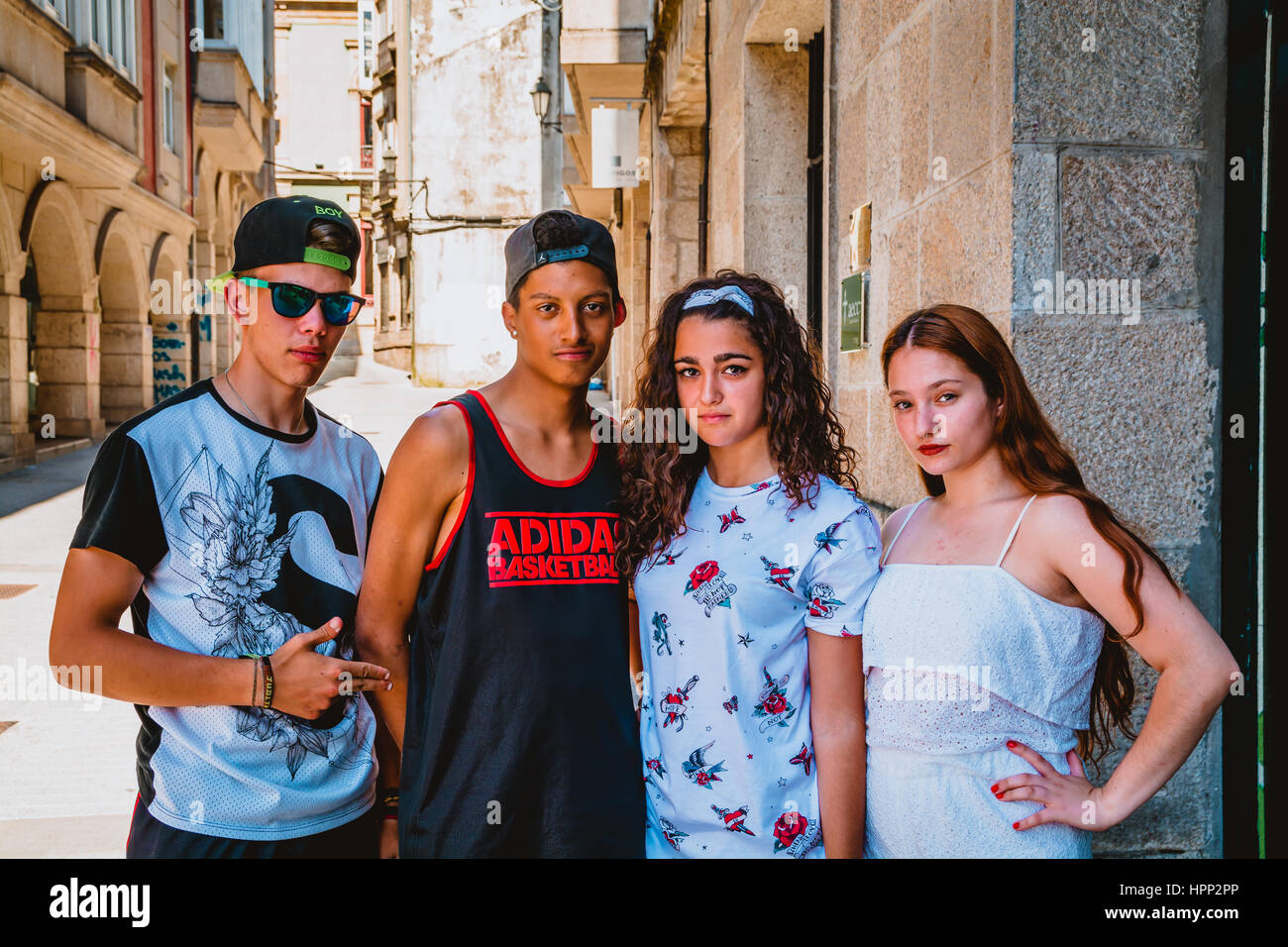 Group street style photo hi-res stock photography and images - Alamy