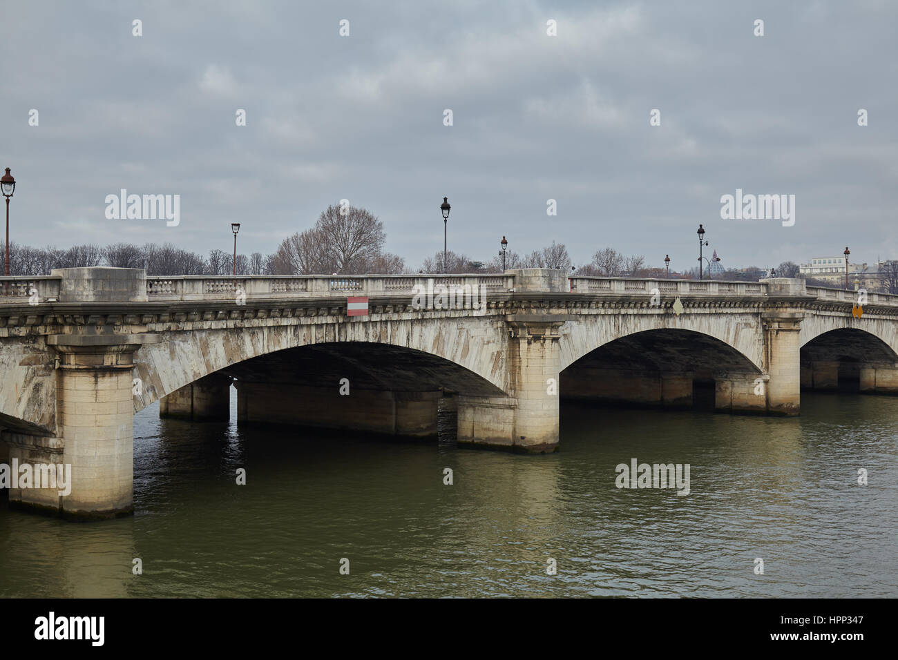 Down and out paris hi-res stock photography and images - Alamy