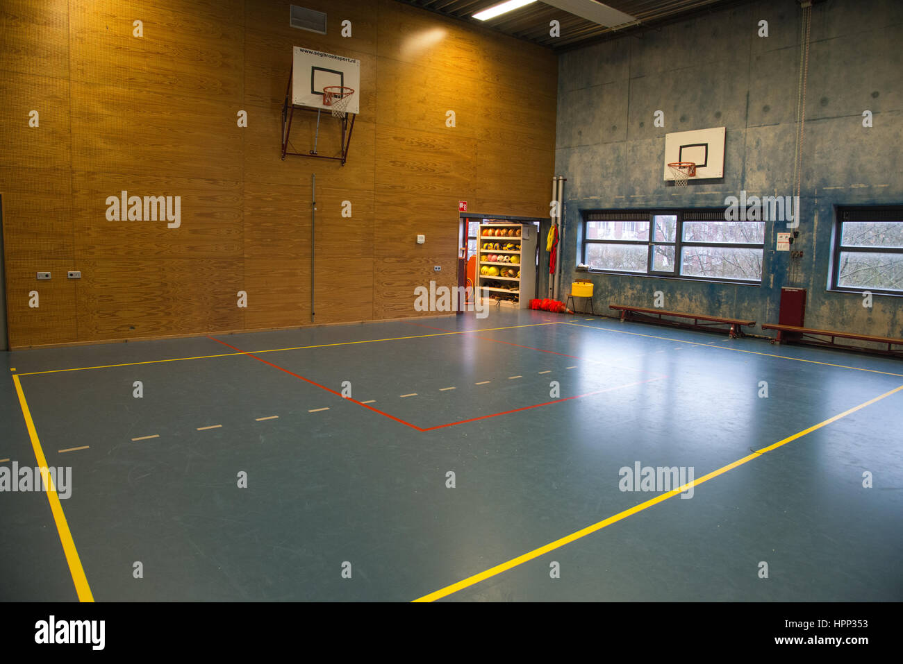 empty gym at school Stock Photo - Alamy