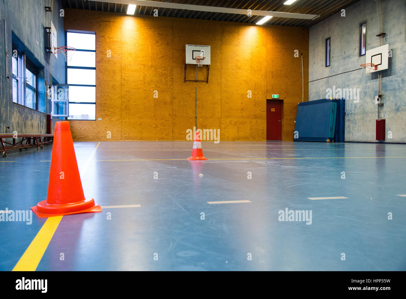 empty gym at school Stock Photo - Alamy