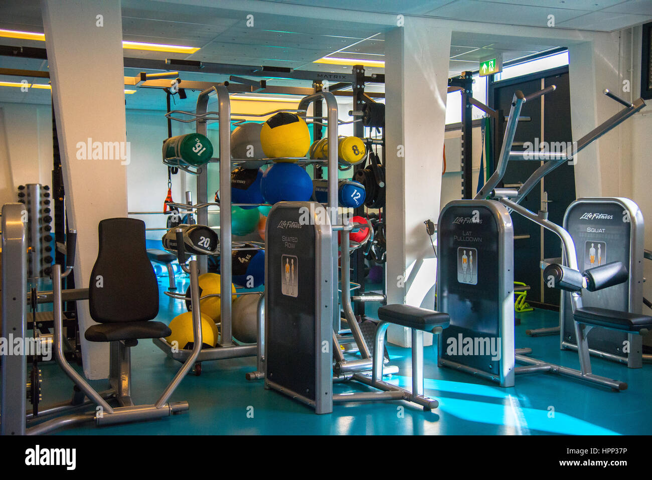 empty sports gym Stock Photo - Alamy