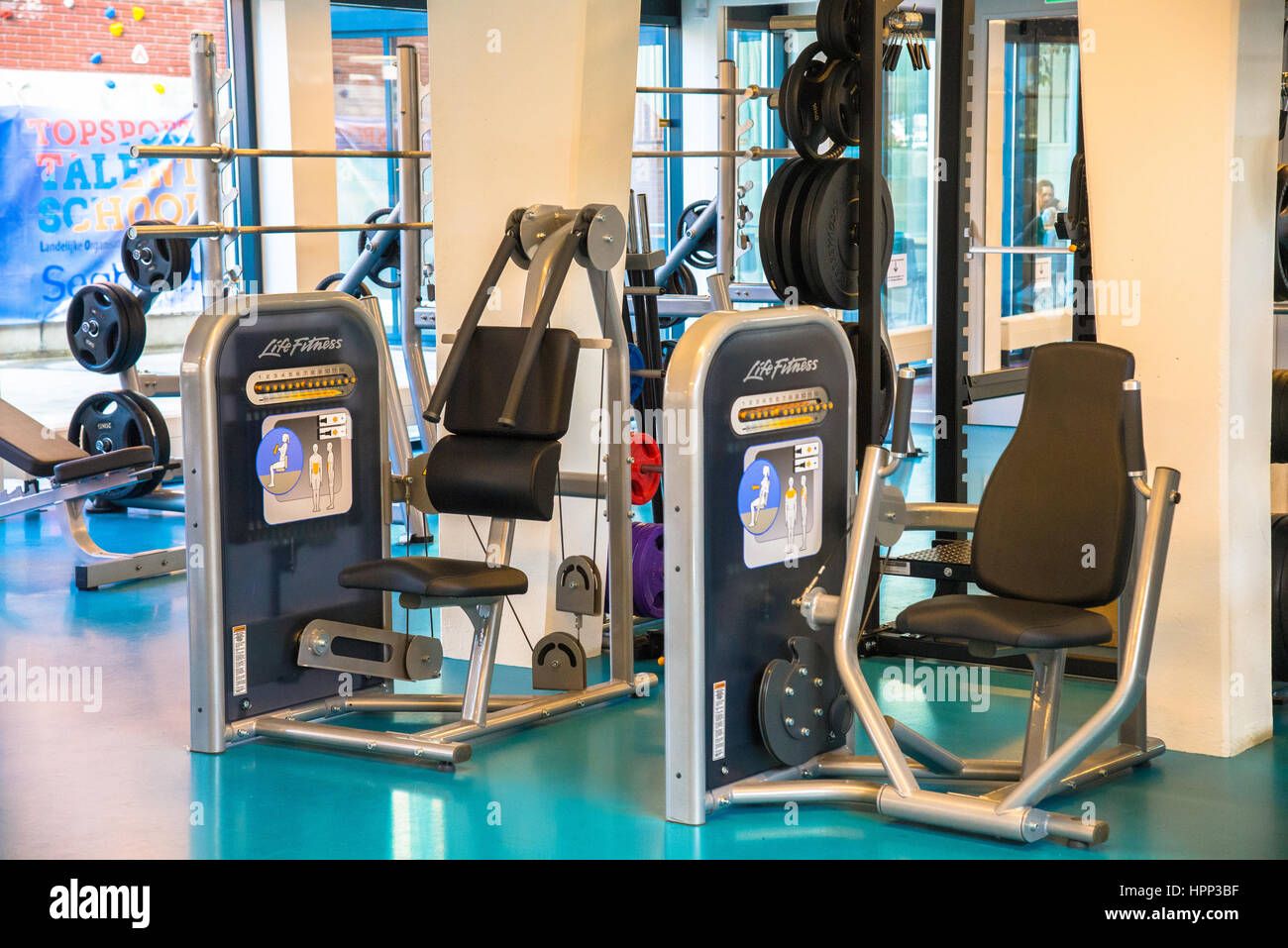 empty sports gym Stock Photo - Alamy
