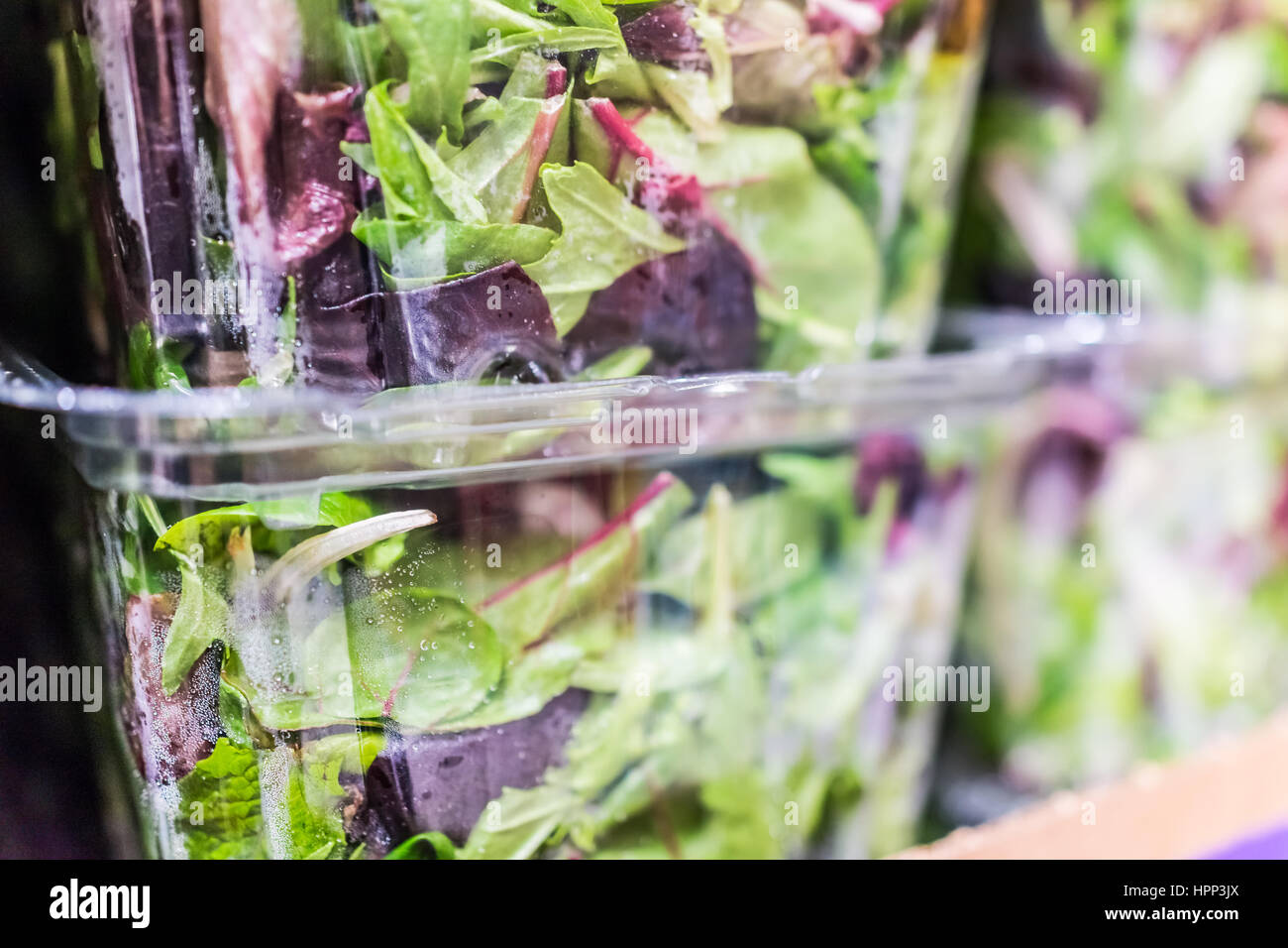 Pack package salad hi-res stock photography and images - Alamy